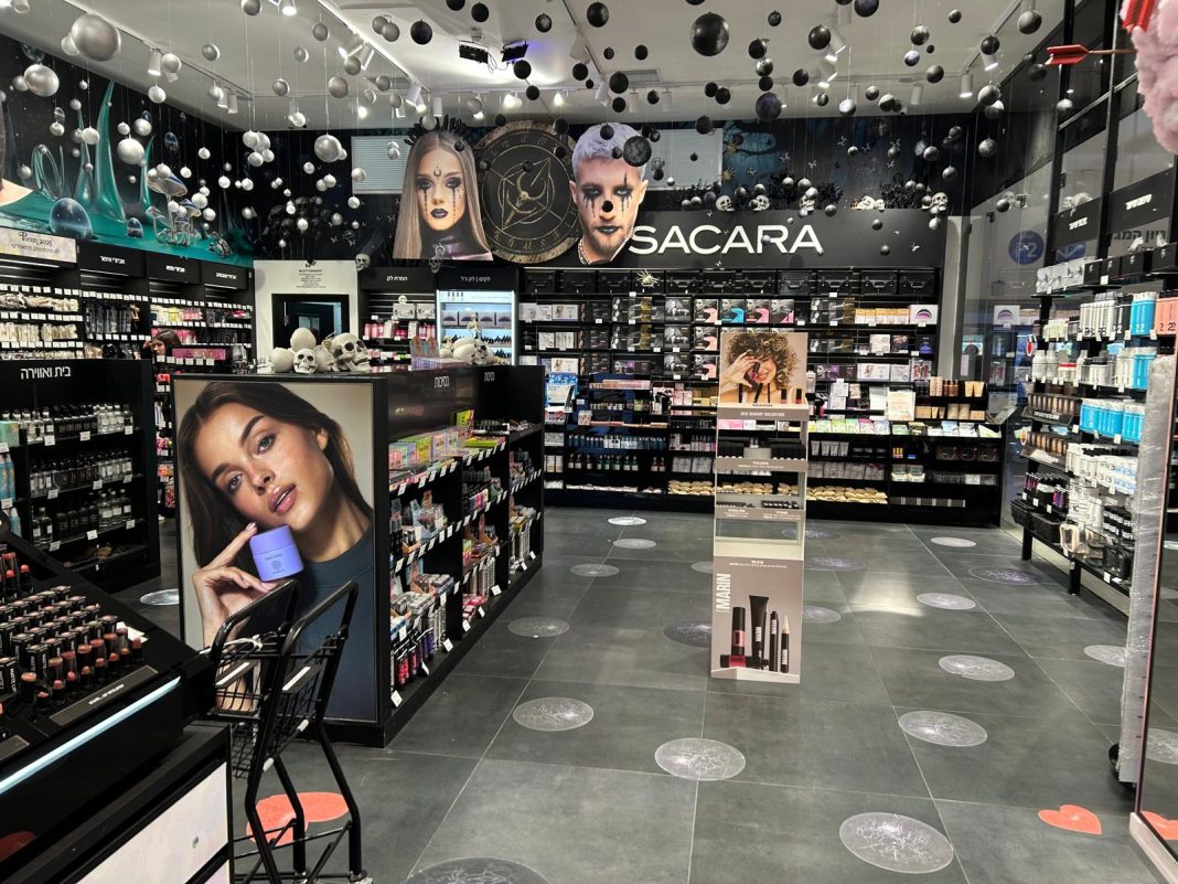 לא מתחפשים. מתאפרים - רשת SACARA משיקה קולקציית קפסולה לפורים 2025 ...